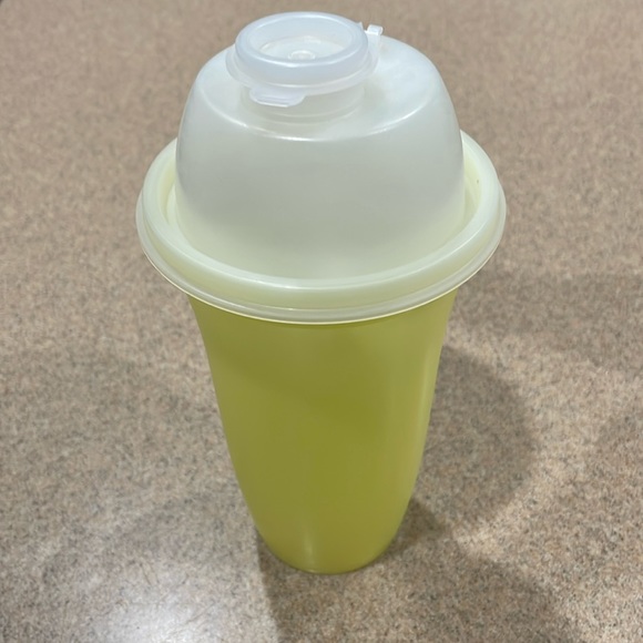 Tupperware | Kitchen | Vintage Yellow Tupperware Drink Mixingdressing ...